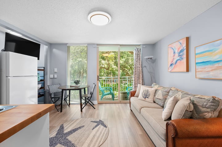 Steps To Driftwood Beach - Top-floor Condo- Pool - Jekyll Island, GA