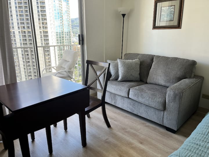 Waikiki Studio Apartment 19th Floor - Honolulu, HI