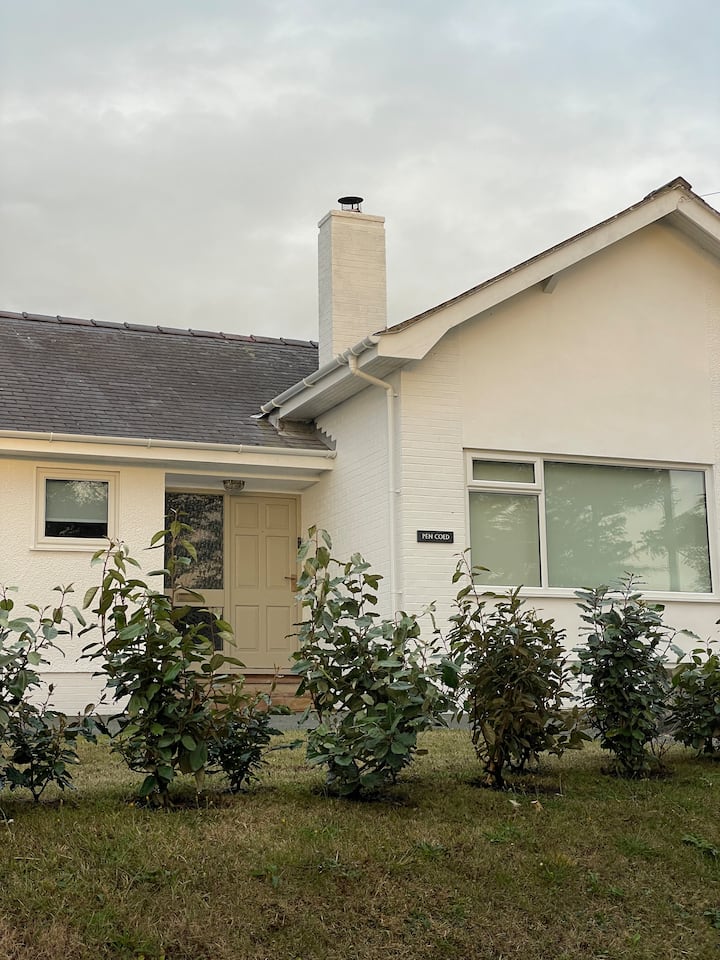 Spacious, Coastal Retreat, Short Walk To The Beach - Morfa Nefyn
