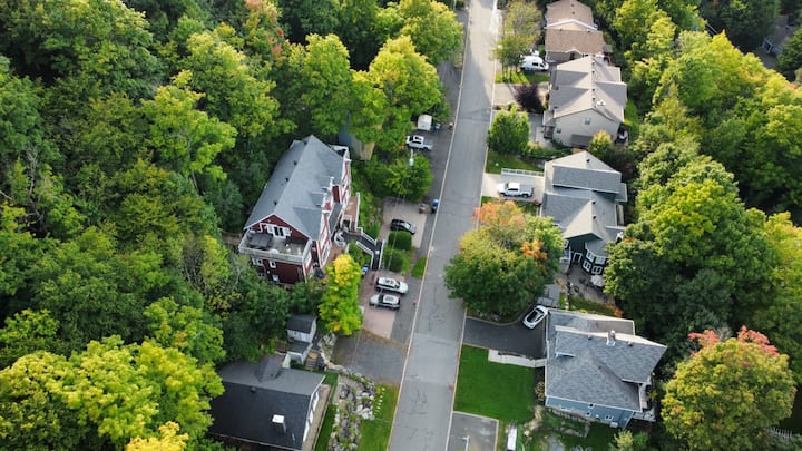Chalet Ski-in/ski-out, Avec Terrace Spa Et Foyer - Bromont