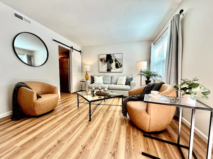 Spacious, Newly Renovated Townhome Near The Sea - South Carolina