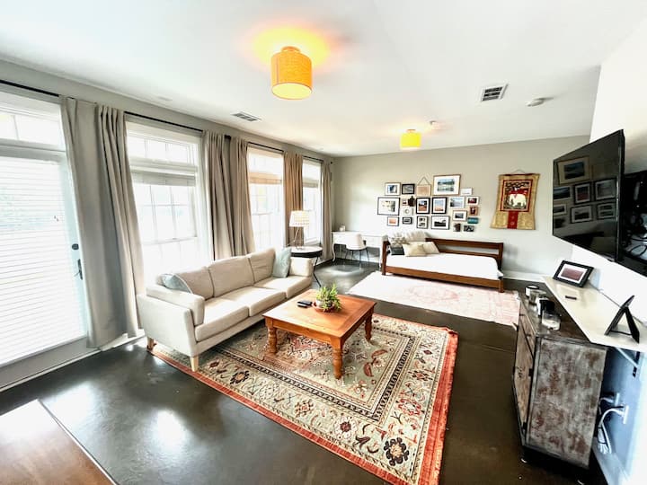 Sunlit Condo In Candler Park - Atlanta, GA