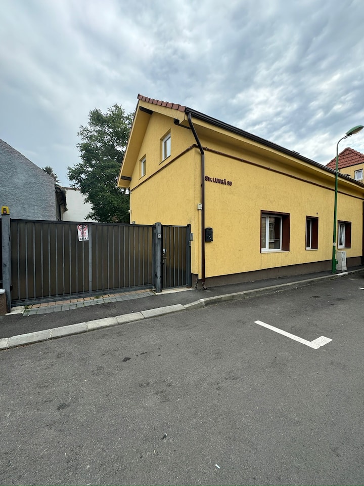 Casa Pentru 10 Oameni - Brașov