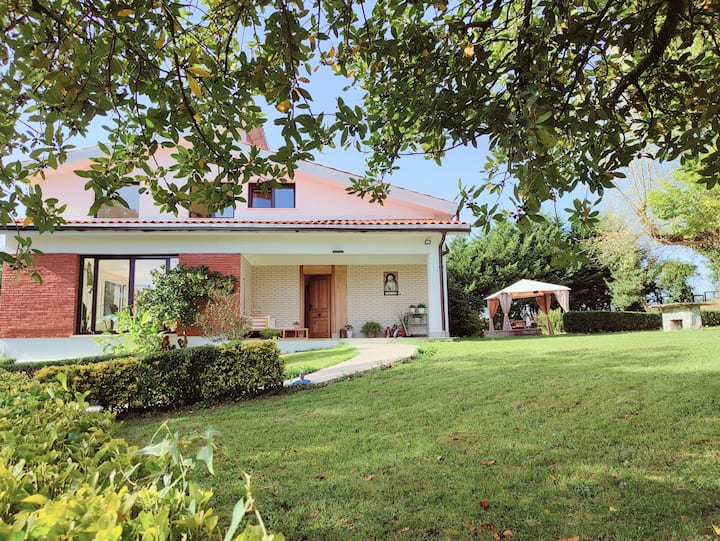 Areitio Etxea - Casa Con Jardín Privado - Elorrio