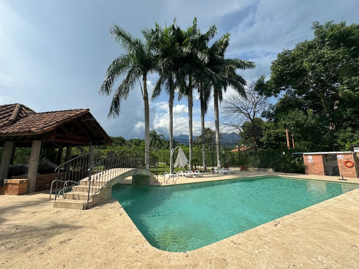 Espectacular Finca Con Piscina- Santa Fe - San Jerónimo