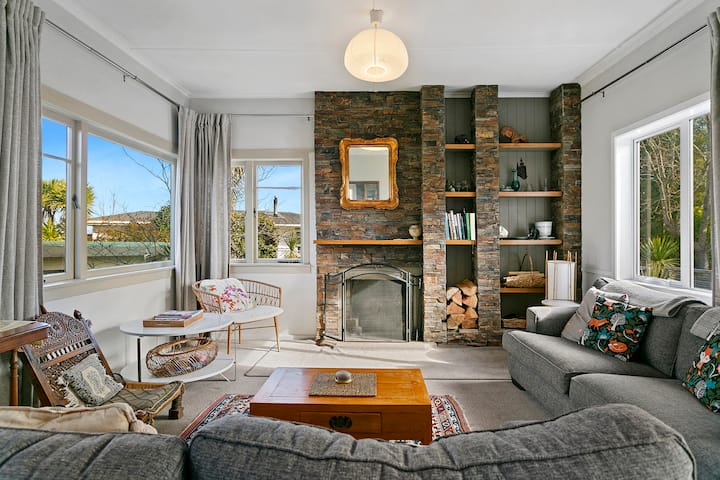 "The Maple Tree" Taupo, Central Accommodation - Taupō