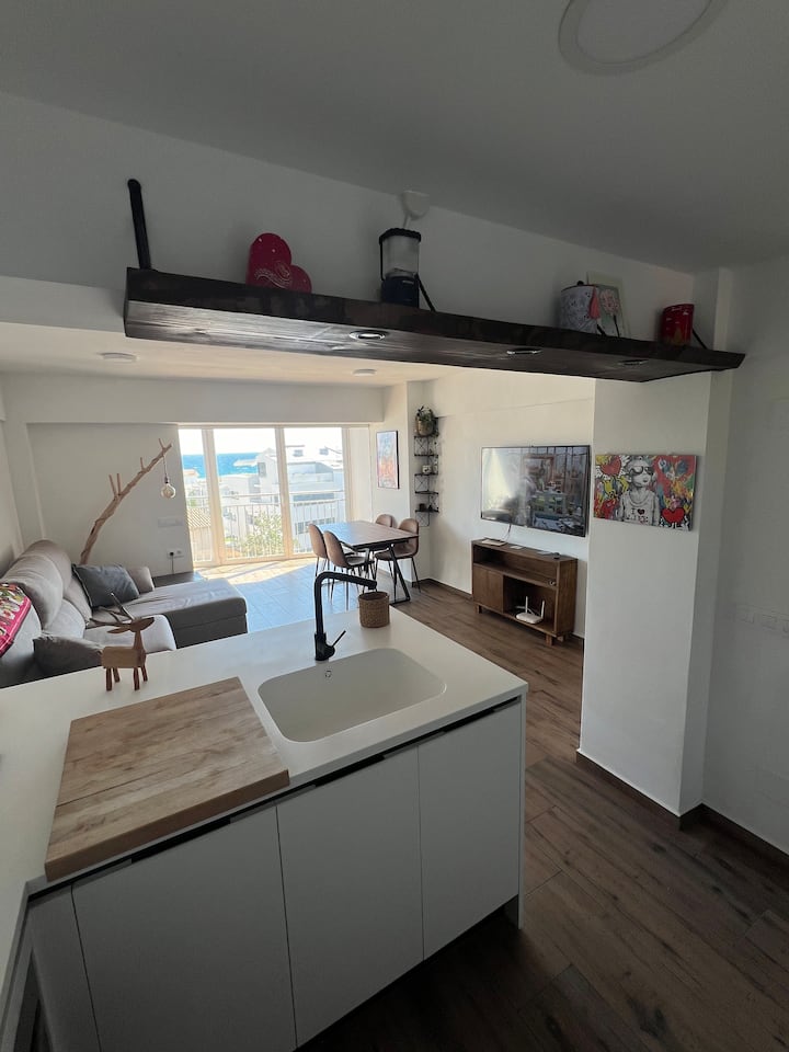 Apartment With Sea Views 50m From The Beach - Calonge