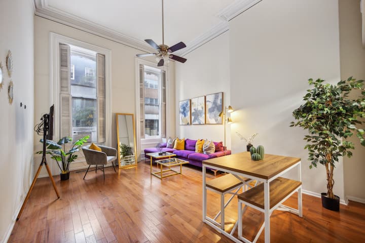 Large & Sunny 1/1 Located Near Rittenhouse Square - Philadelphia, PA