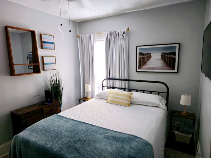 Lovely Near Cle Clinic/cwru/uh - Larchmere W/porch - Shaker Heights, OH