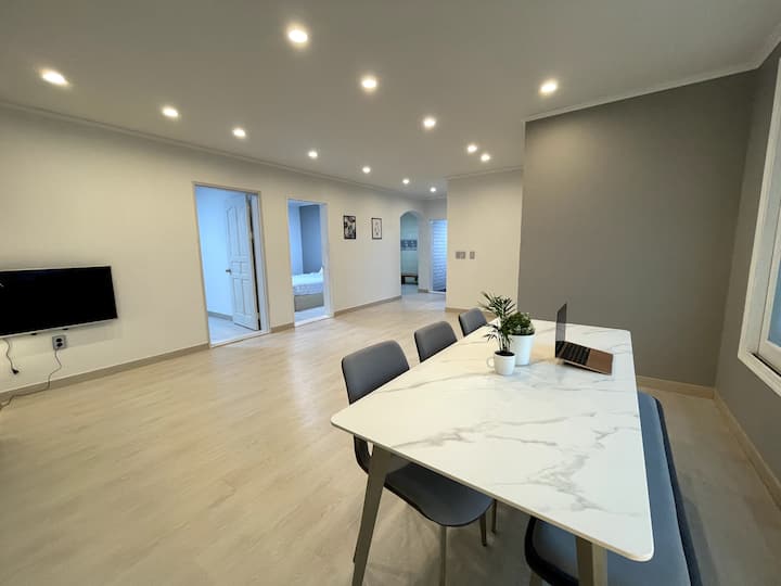 모던하고 코지한 보문단지의 객실_1층전체 - Gyeongju-si