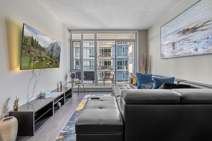 Luxury Condo In Tallest Calgary Building - Calgary