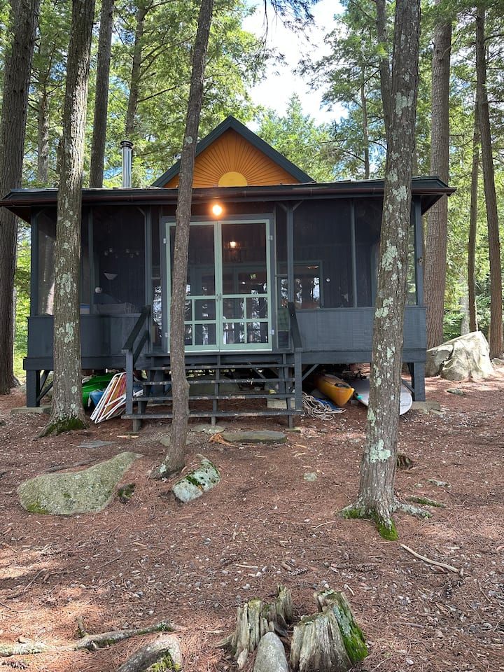 Waterfront Cabin With Sunset Views On Great Pond! - 雪梨