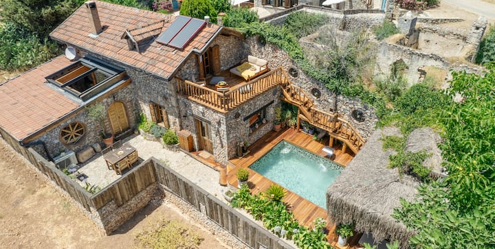 Kayaköy De Müstakil Havuz Ve Jakuzili  Taş Villa - Hisarönü