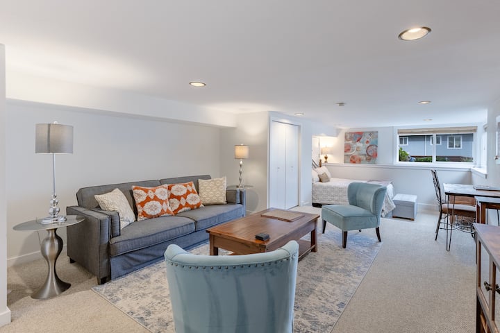 Spacious Studio On Queen Anne - 시애틀