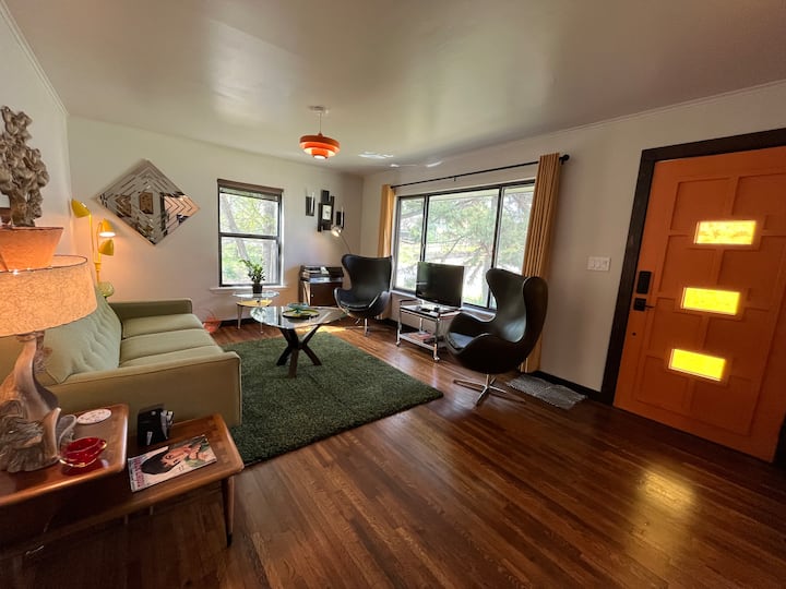Atomic Bungalow On Bunker Hill Near Downtown - Tulsa, OK