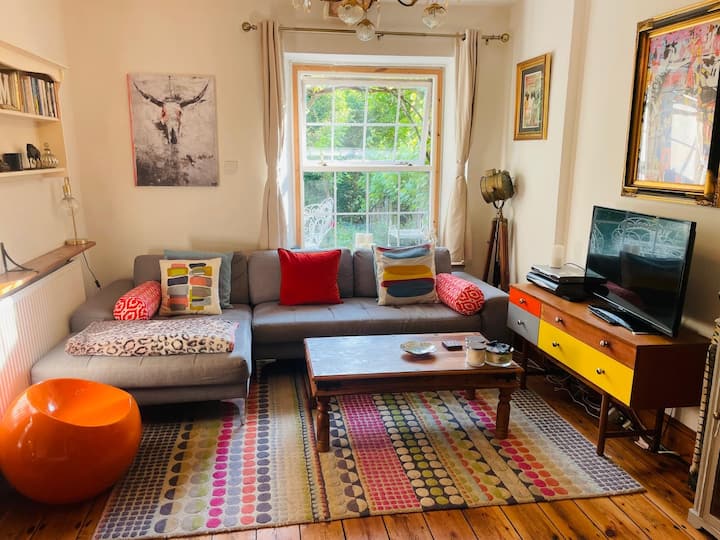 Large Airy Cottage With Quirky Charm And 2 Gardens - Frome