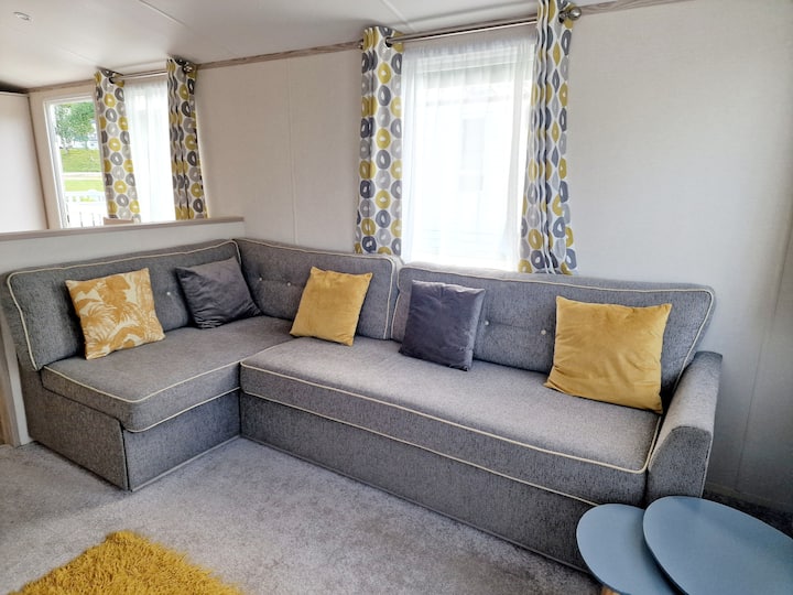 Modern Retreat - Moffat