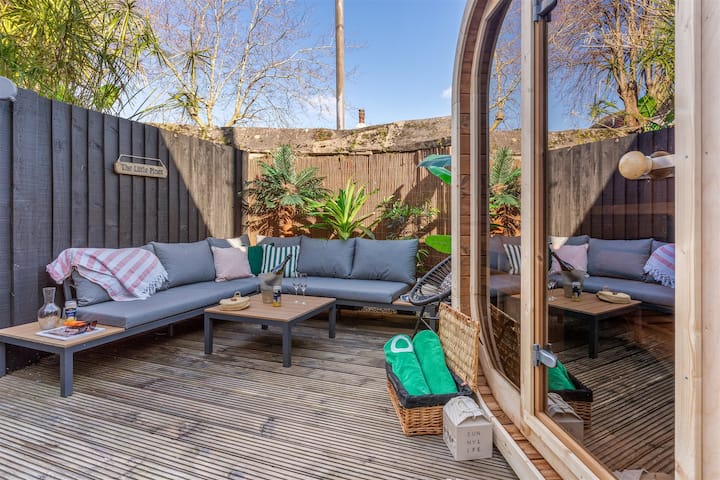 5 Min Walk To Beach And Sauna | The Little Pines - Falmouth