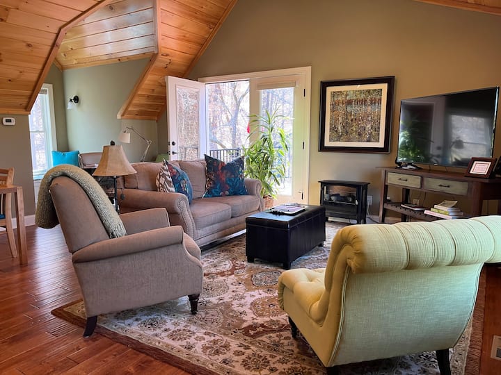 Forest Bliss | Private Studio Near
Smoky Mountains - Chilhowee Lake, TN