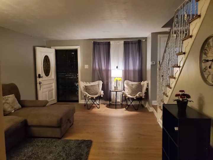 Tranquility Inn By The Airport - Upper Darby, PA