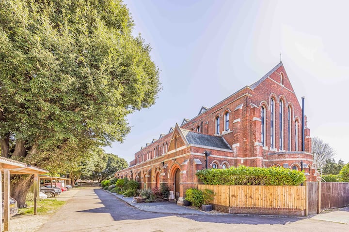 Award Winning Church Conversion - 3 Bedroom House - Portsmouth