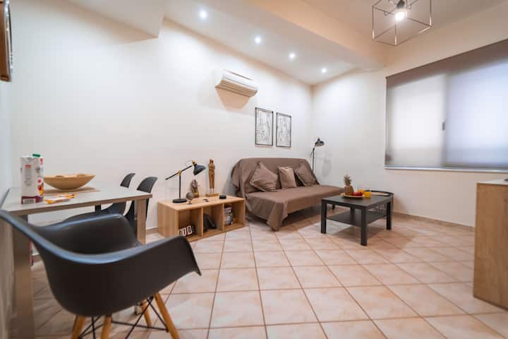 Rosso 3 City Centre Apartment - Heraklion