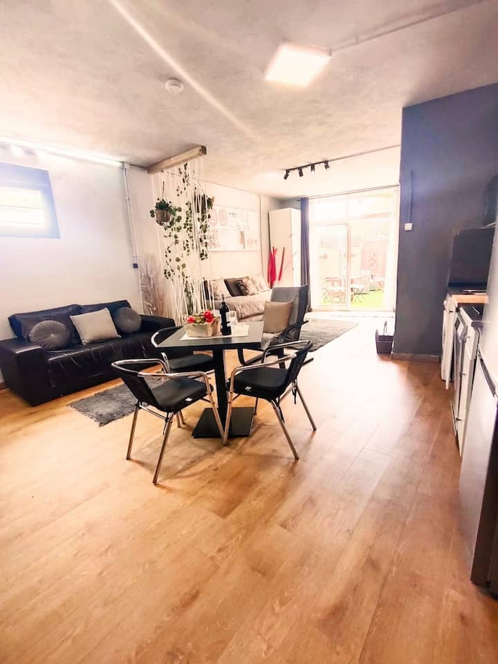 Anglada,  Villa Con Piscina Y Jacuzzi Privados - Lloret de Mar