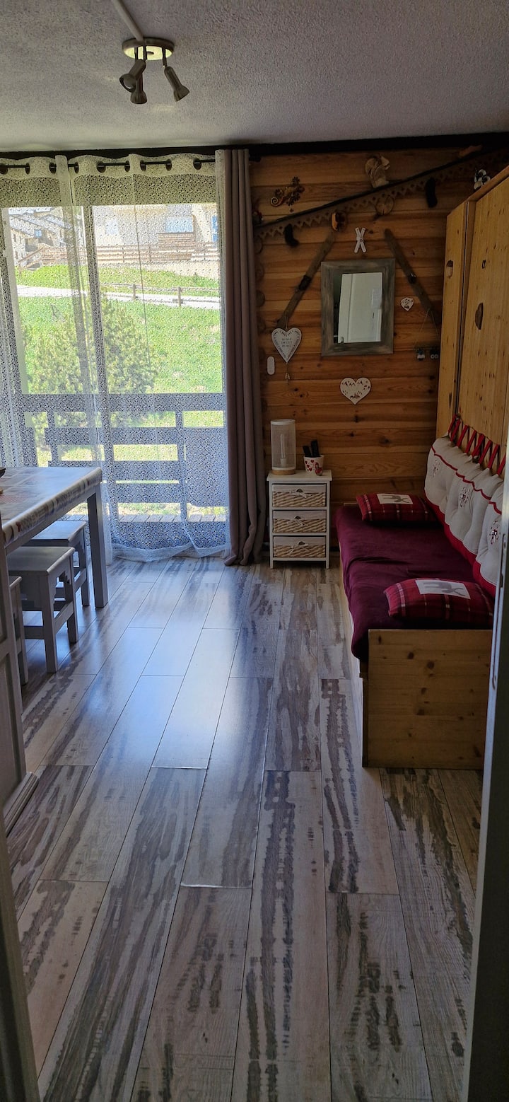 Studio Cabine Très Bien Situé - Wifi - Balcon - Les Angles