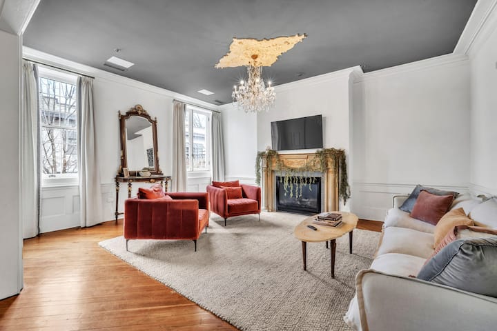 Historic Luxury Loft Main St Downtown Greenville - Greenville, SC