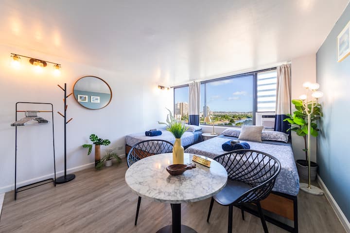 #Private Studio Unit In Waikiki! Condo Has Pool! - Honolulu, HI