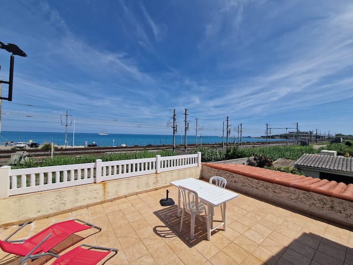 Studio Indépendant Vue Mer 180° 1er éTage - Antibes