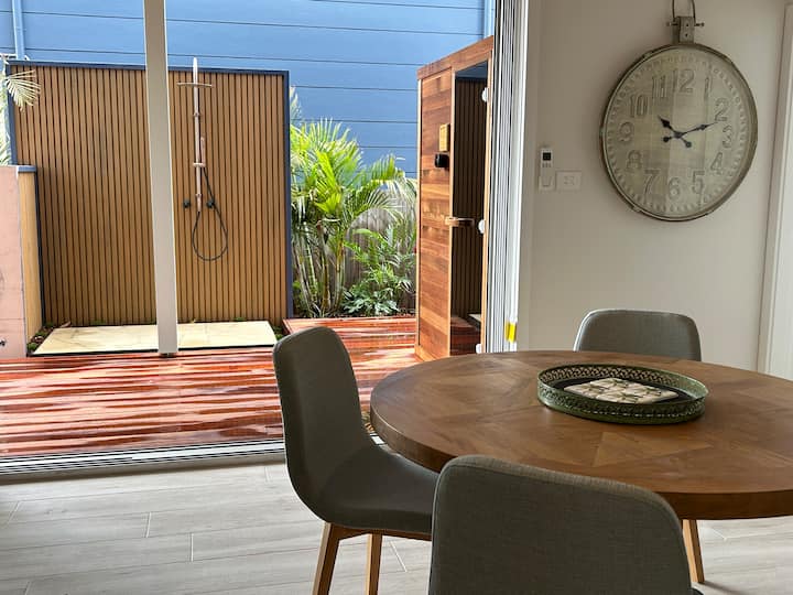 Brand New Beachside Spa & Sauna Suite - Vincentia