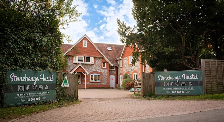 Stonehenge Hostel At Cholderton Rare Breeds Farm - Amesbury