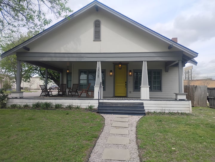 The Yellow Door On Columbus - Waco, TX