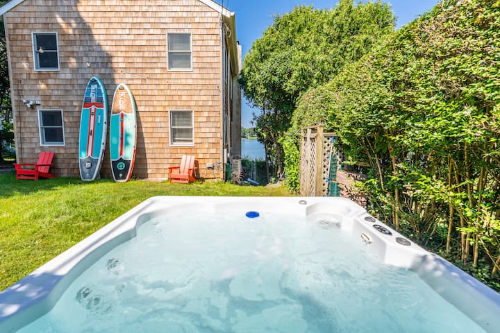 Shelter Island 4 Bed Waterfront Home With Office - Greenport, NY