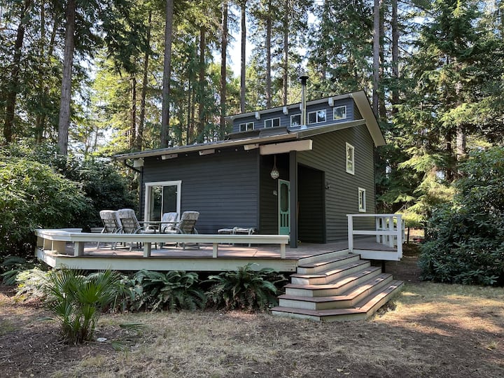 Private Forested Lot, Close To The Beach! - Savary Island