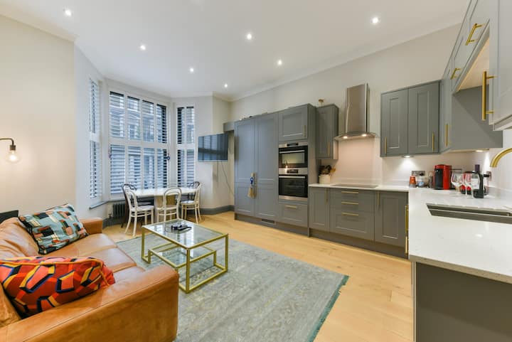 Charming And Modern 2-bed/2-bath Flat In Chelsea - Chelsea