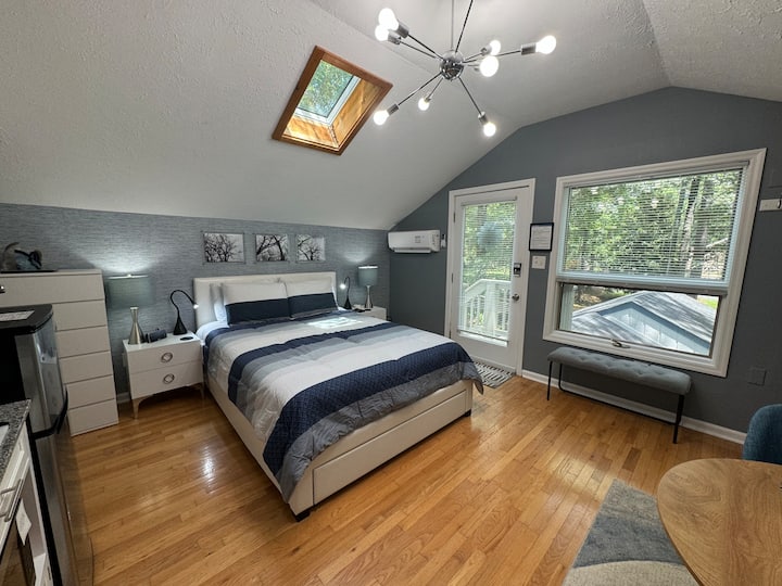 Deer Treehouse - Private Studio Apartment - Athens, GA
