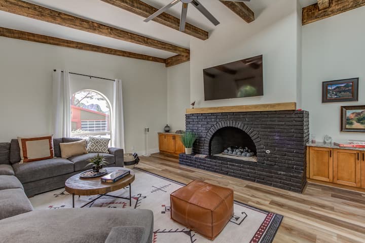 Scenic Views, Trails, And Modern Comforts - Sedona, AZ