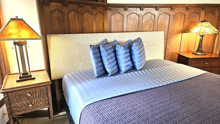 Mendota Lake House - Virginia Woolf Suite - Madison, WI