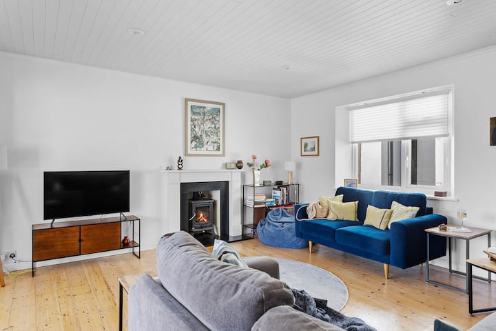 Stylish Dartmouth House With Balcony & Views - Dartmouth