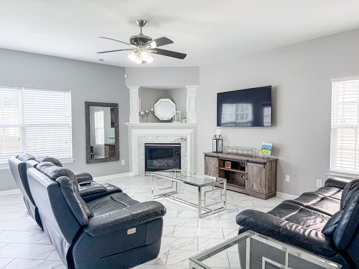 ☆Spacious | 4 Room☆fire Pit | Nature Trail | Bbq - High Point, NC