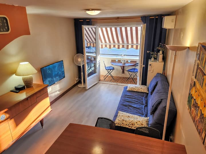 Sunny Seafront 2-br With Airco & All Mod Cons - Plage de Saint-Aygulf
