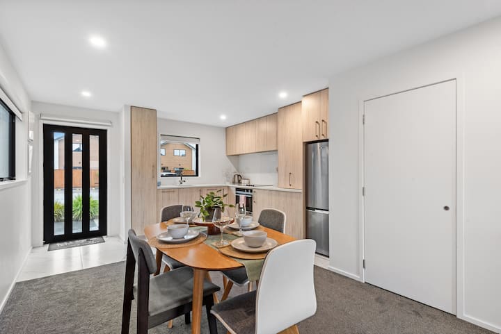 New Town House Close To Cbd - Christchurch