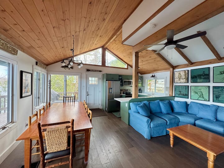 Perfectly Located Lakefront Cottage On Bomoseen - Castleton, VT