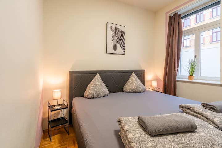 *Hammer* - Wohnung Mit Eigenem Garten - Leipzig