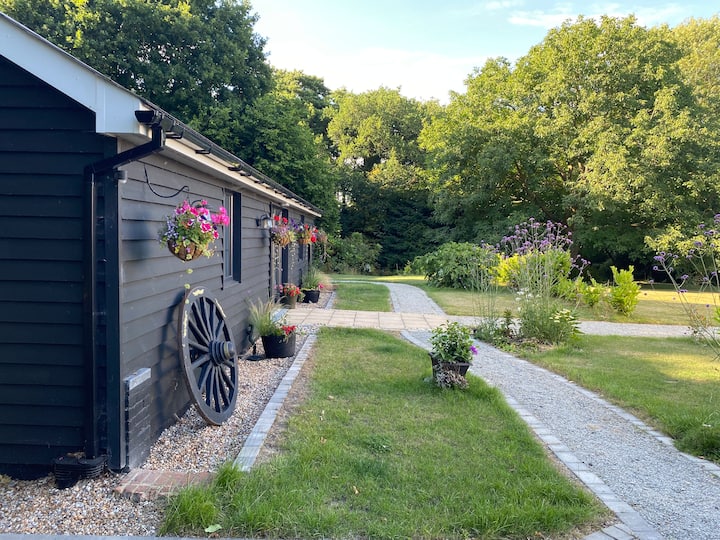 Kentish Country Side, Hot Tub, Great Outside Space - Kent