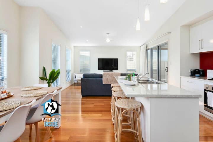 Light Filled Modern & Stylish 3br Holiday Home - Victor Harbor