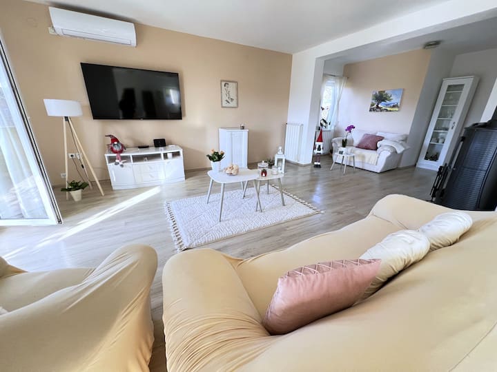 Stelmar...garden..quiet And Close To City Location - Rab