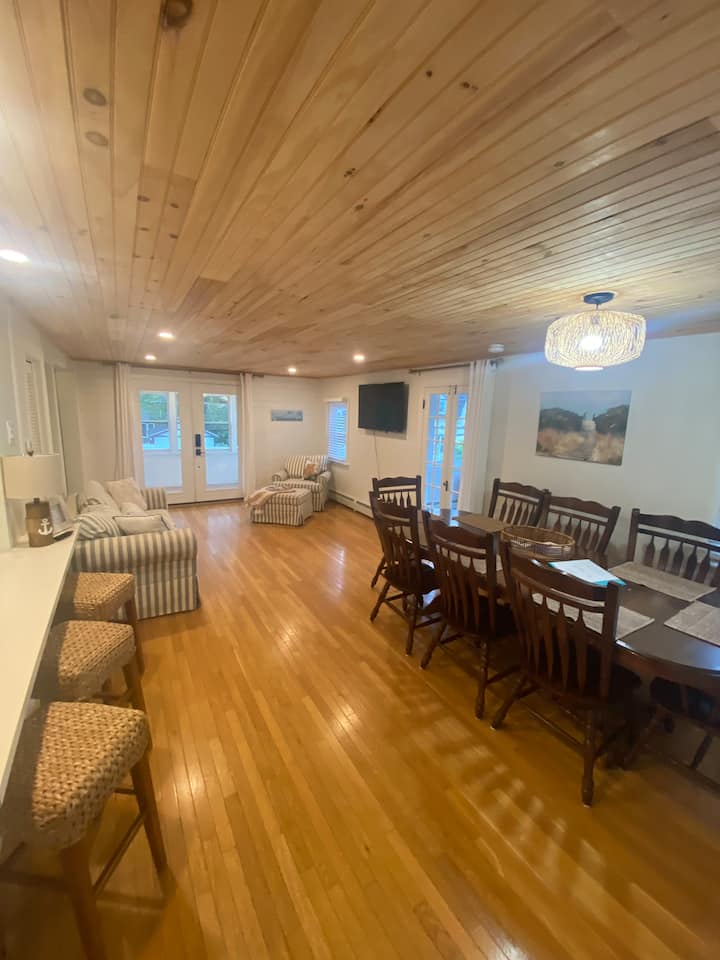 The Sea Breezy Vacation House, Unit #1 - Old Orchard Beach